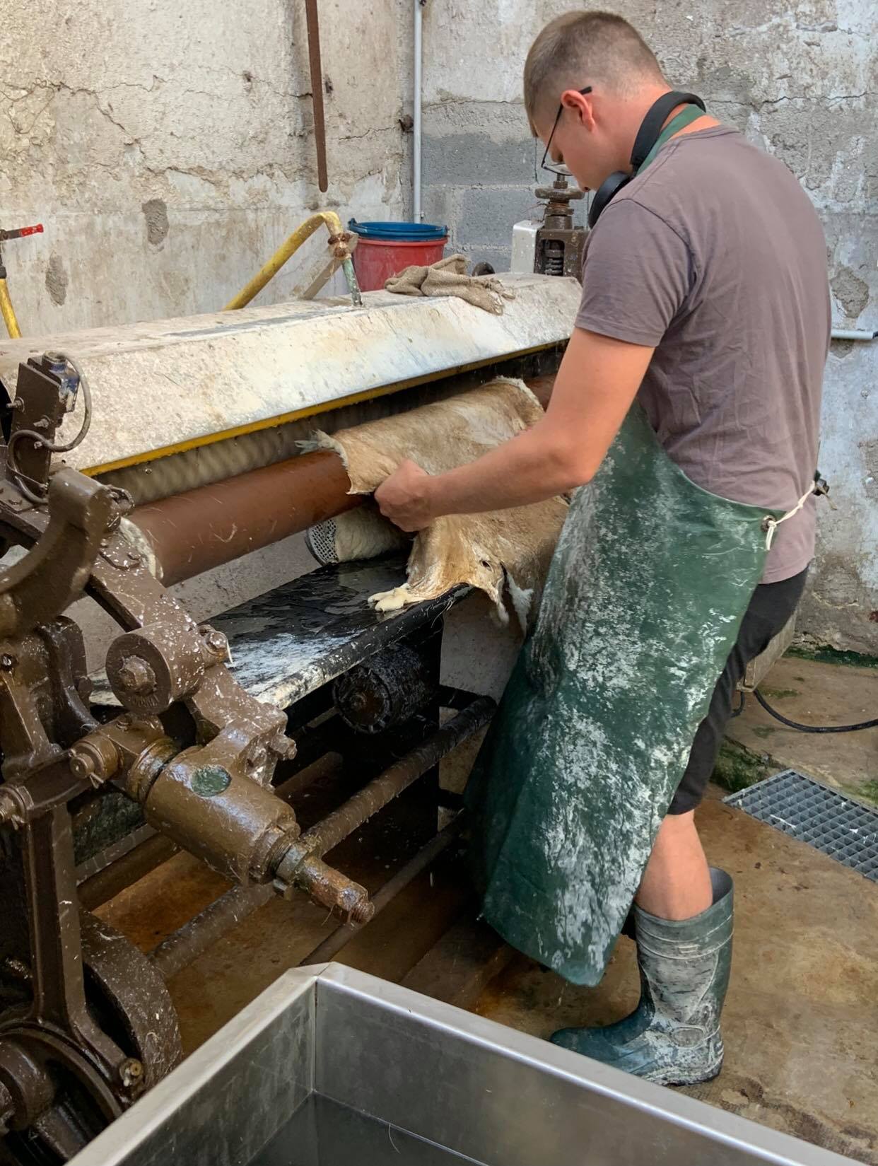 Visite Tannerie Parcheminerie Dumas - Entreprise et Découverte